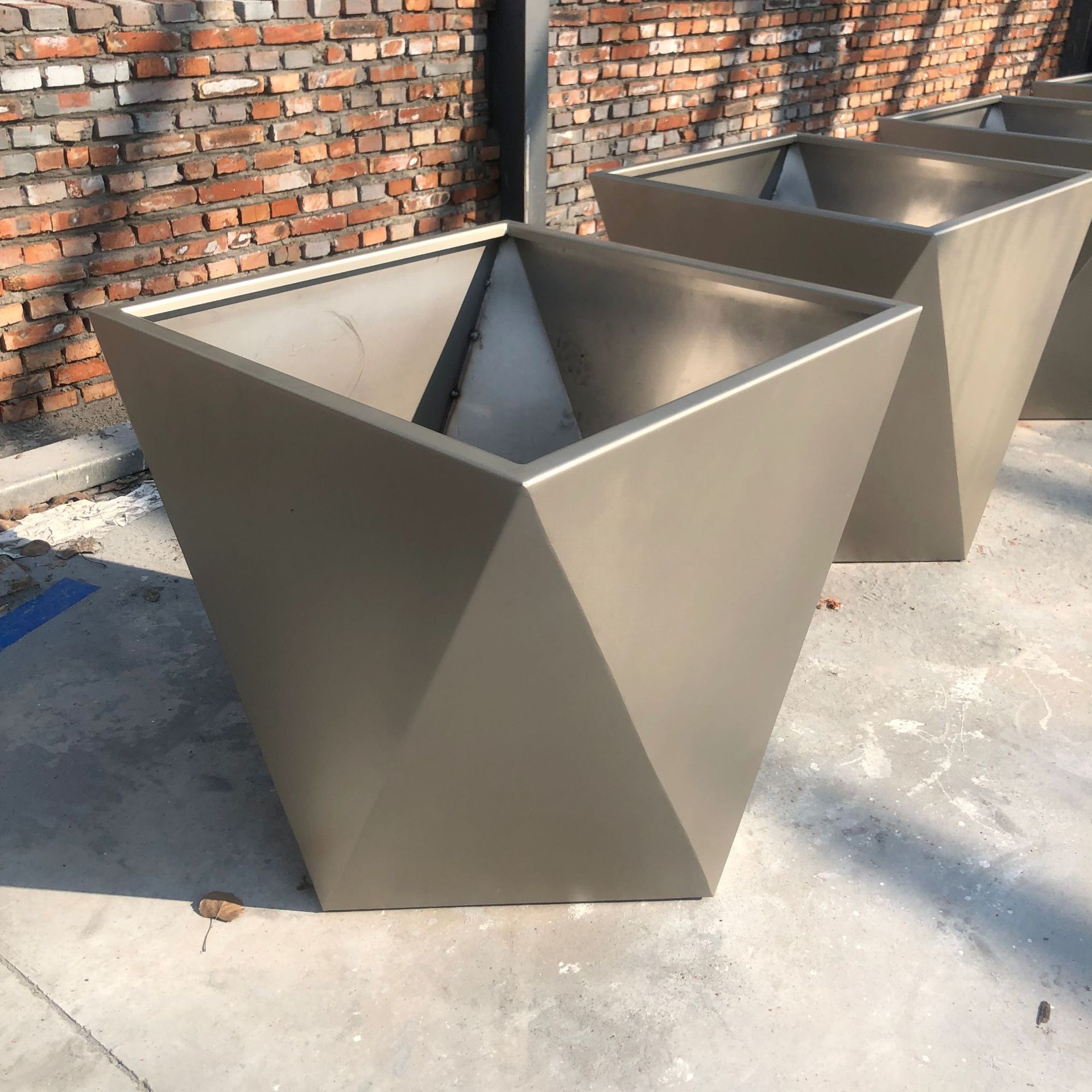 starlike big fashion stainless steel planter box use on raod side and square 0