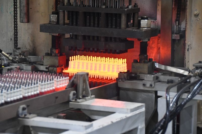 Kinijos pramoninių variklio dalių OEM aukštos kokybės uždegimo žvakė R5B12-77 atitinka 76.64.291 289383 4090121 7306 uždegimo žvakę 5