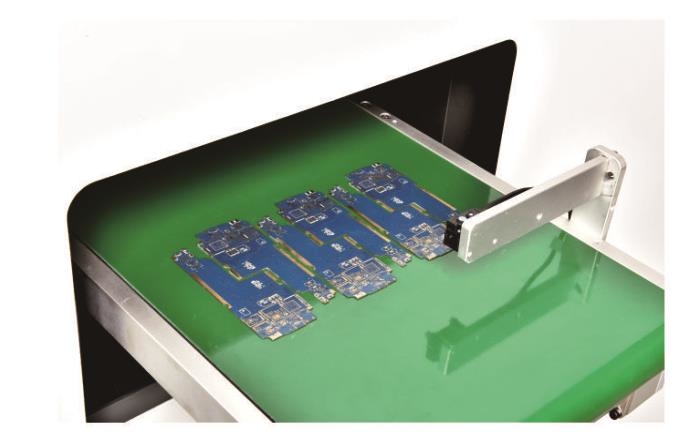 Compact on-line board splitter 6