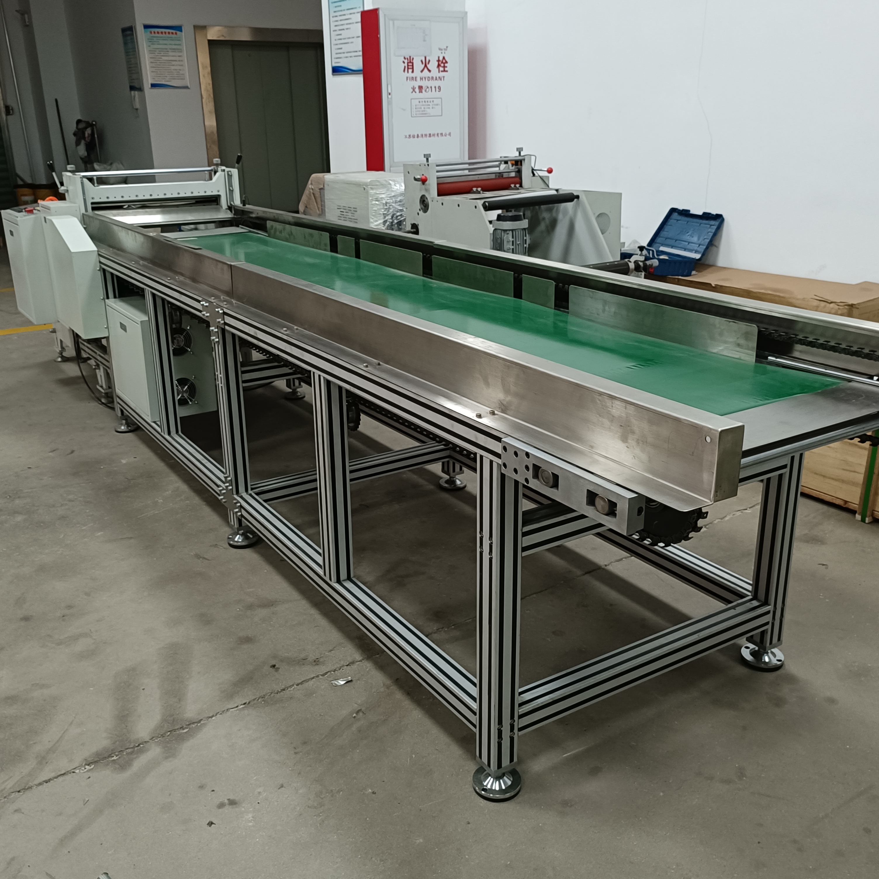 roll to sheet cutting machine